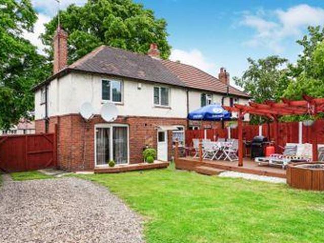 3 Bedrooms Semi detached house for sale in Clifford Avenue, Wakefield WF2