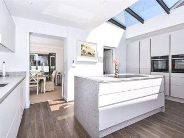 3 Bedrooms Semi detached house for sale in Clifton Rise, Windsor, Berkshire SL4