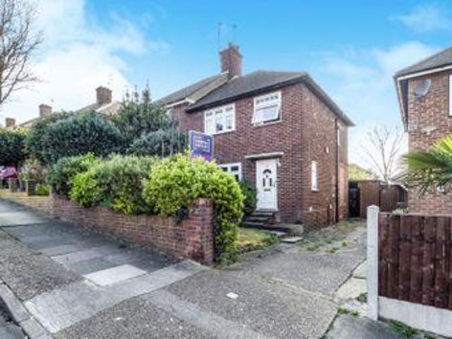 3 Bedrooms Semi detached house for sale in Clitheroe Road, Romford RM5