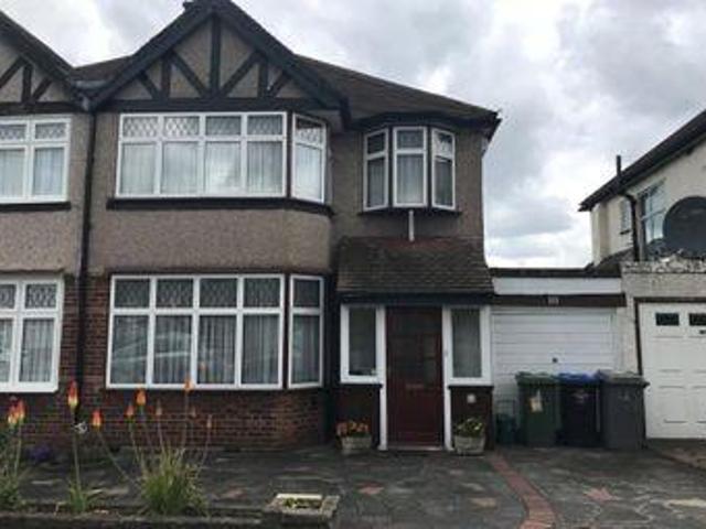 3 Bedrooms Semi detached house for sale in Crundale Avenue, London NW9