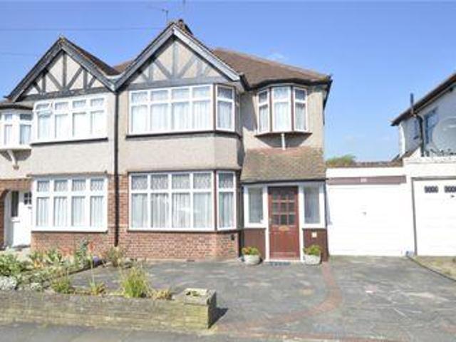 3 Bedrooms Semi detached house for sale in Crundale Avenue, London NW9