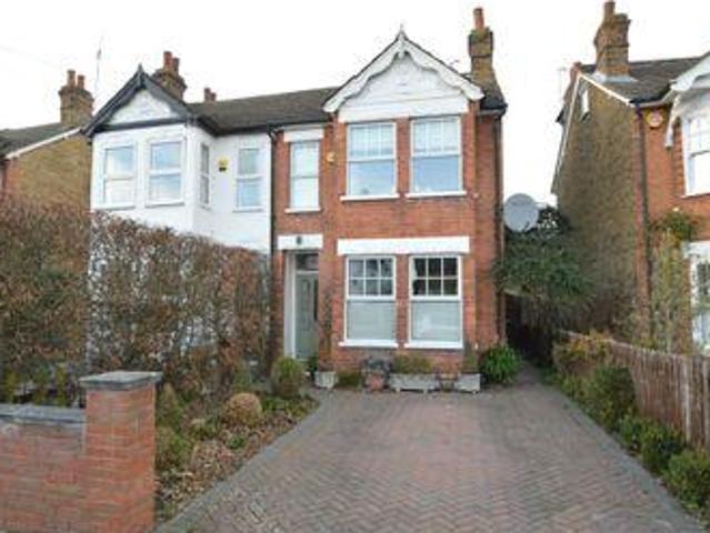 3 Bedrooms Semi detached house for sale in Crutchfield Lane, Walton On Thames, Surrey KT12