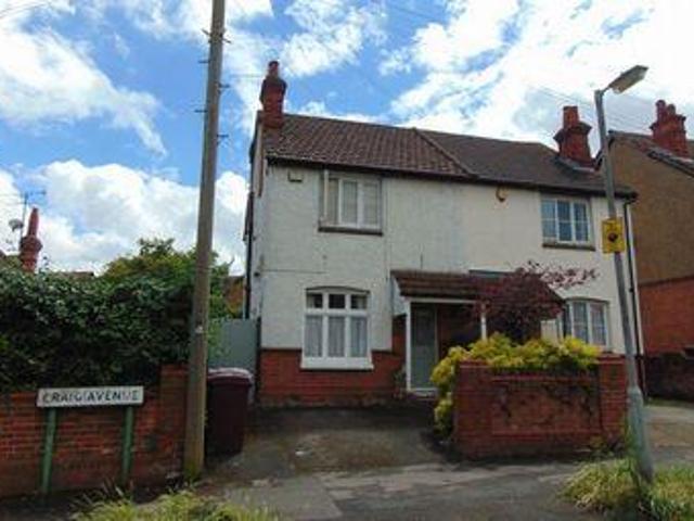 3 Bedrooms Semi detached house for sale in Craig Avenue, Reading, Berkshire RG30