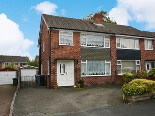 3 Bedrooms Semi detached house for sale in Crantock Drive, Heald Green, Cheadle SK8