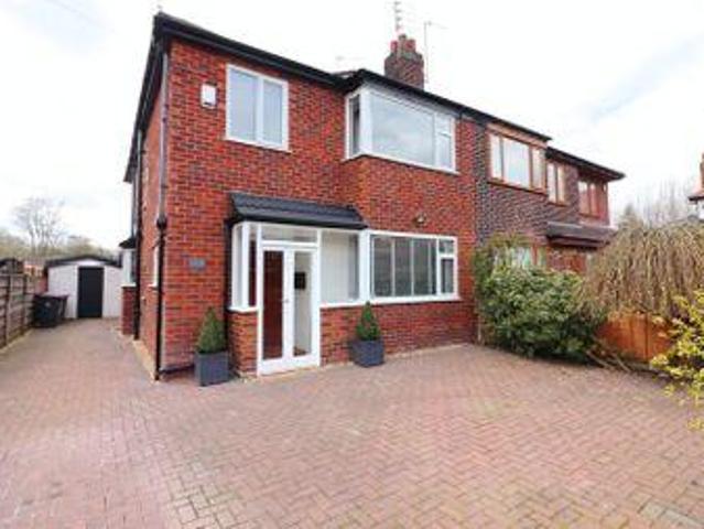 3 Bedrooms Semi detached house for sale in Crawford Avenue, Roe Green, Worsley M28