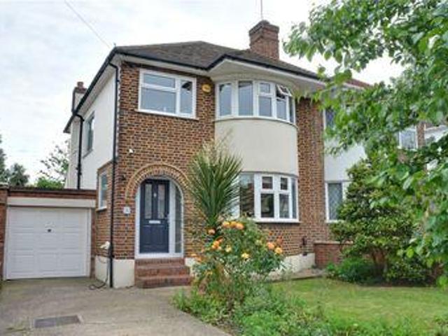 3 Bedrooms Semi detached house for sale in Crathie Road, Lee, London SE12
