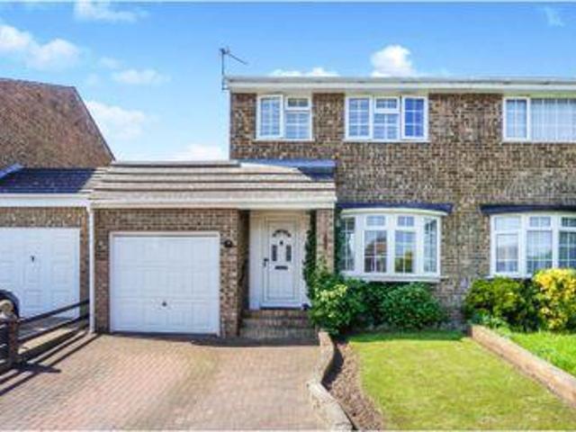 3 Bedrooms Semi detached house for sale in Croft Close, Chatham ME5