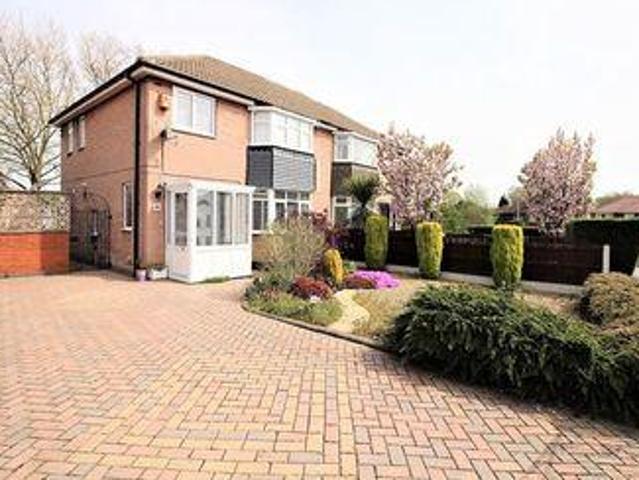 3 Bedrooms Semi detached house for sale in Croft Road, Brinsworth, Rotherham S60