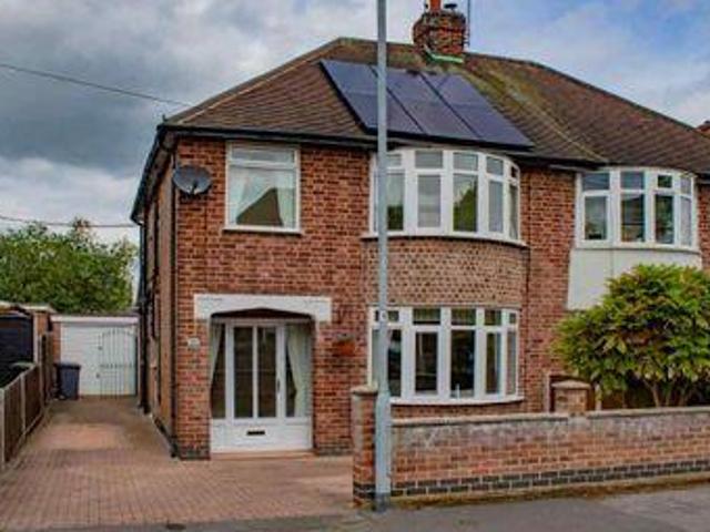 3 Bedrooms Semi detached house for sale in Crofton Road, Beeston, Nottingham NG9