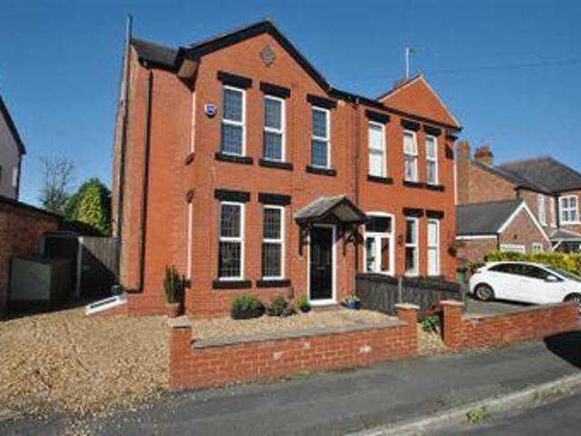 3 Bedrooms Semi detached house for sale in Cross Lane, Grappenhall, Warrington WA4