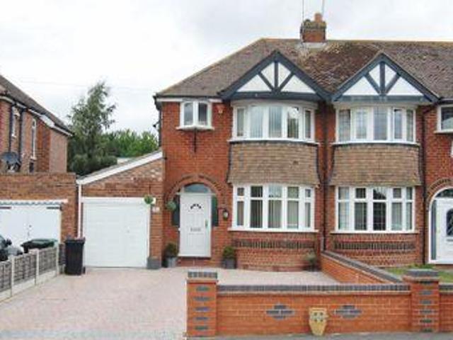 3 Bedrooms Semi detached house for sale in Cross Road, Albrighton, Wolverhampton WV7