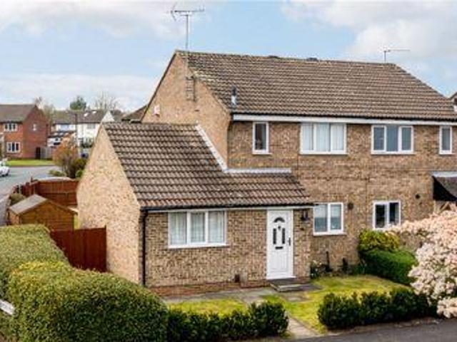 3 Bedrooms Semi detached house for sale in Crowberry Drive, Harrogate, North Yorkshire HG3