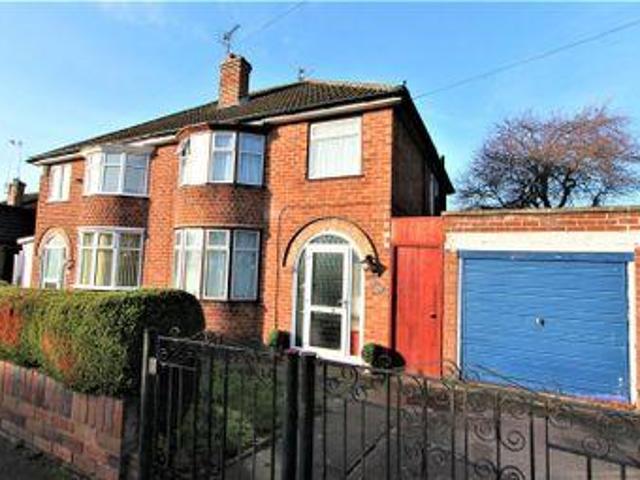 3 Bedrooms Semi detached house for sale in Crowhurst Drive, Braunstone, Leicester LE3