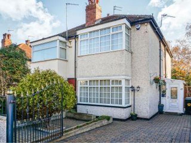 3 Bedrooms Semi detached house for sale in Amberton Place, Leeds LS8
