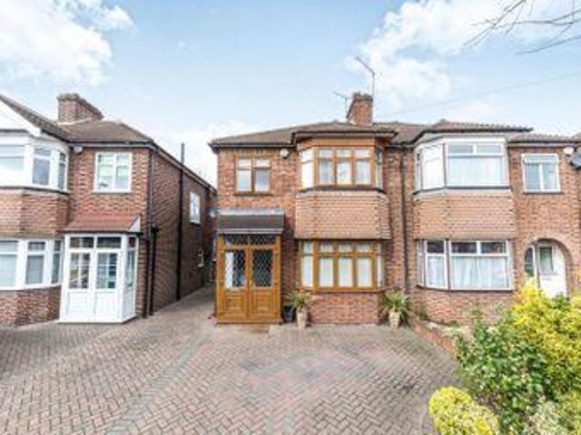 3 Bedrooms Semi detached house for sale in Amberley Road, Enfield EN1