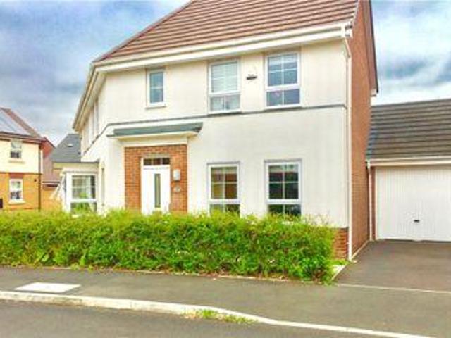 3 Bedrooms Semi detached house for sale in Amelia Crescent, Coventry, West Midlands CV3