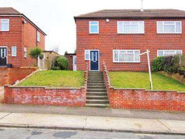 3 Bedrooms Semi detached house for sale in Abbey Road, Strood, Rochester ME2