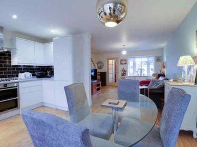 3 Bedrooms Semi detached house for sale in Abbeydale Close, Cheadle Hulme, Cheadle SK8