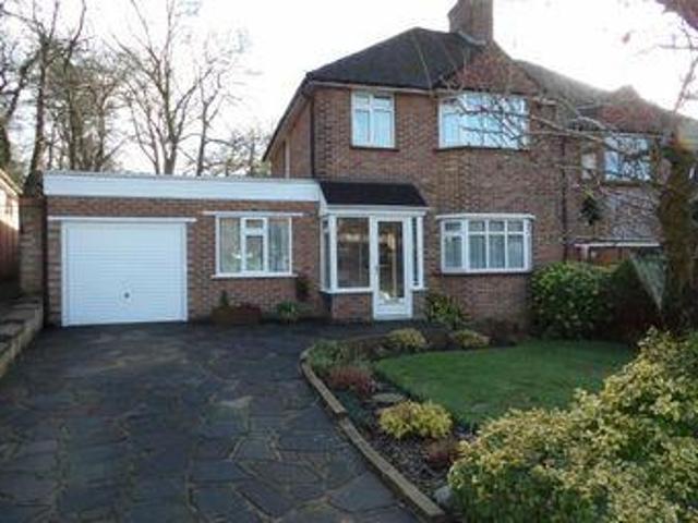 3 Bedrooms Semi detached house for sale in Abbots Green, Croydon, Surrey CR0