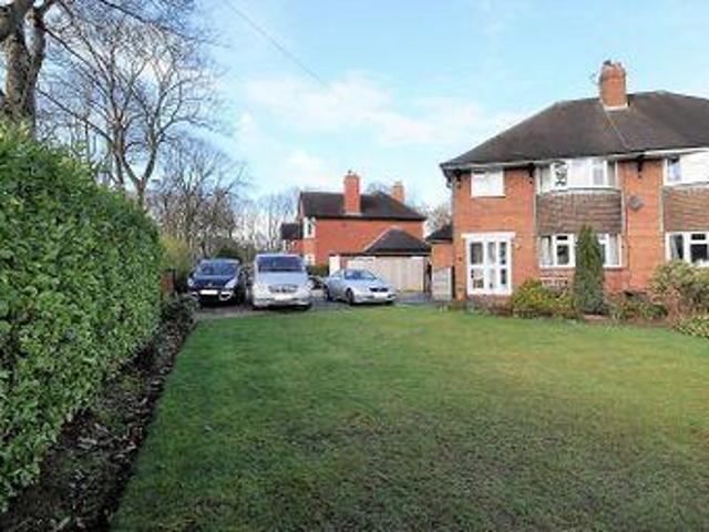 3 Bedrooms Semi detached house for sale in Abbots Way, Newcastle, Staffordshire ST5