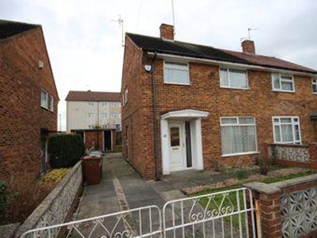 3 Bedrooms Semi detached house for sale in Aberfield Close, Leeds LS10