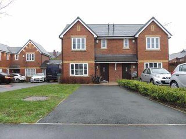 3 Bedrooms Semi detached house for sale in Acton Close, Mile End, Stockport SK2