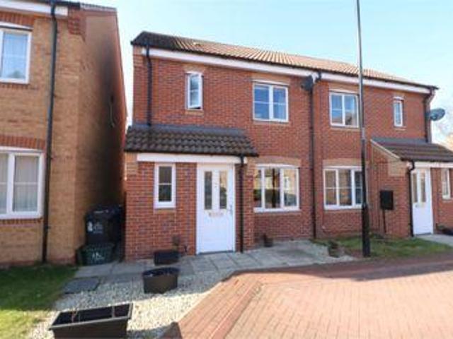 3 Bedrooms Semi detached house for sale in Aidans Close, Clay Lane, Doncaster, South Yorkshire DN2