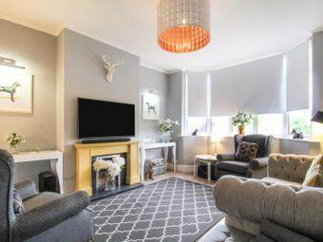 3 Bedrooms Semi detached house for sale in Airport Road, Hengrove BS14