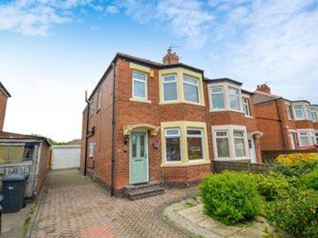 3 Bedrooms Semi detached house for sale in Albion Avenue, York YO26