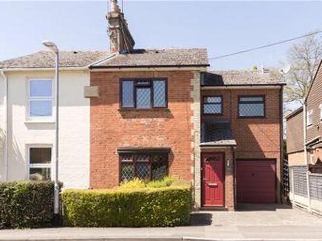 3 Bedrooms Semi detached house for sale in Albion Road, Sandhurst, Berkshire GU47