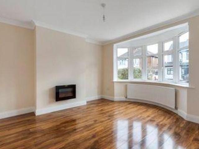 3 Bedrooms Semi detached house for sale in Albury Crescent, Isleworth TW7