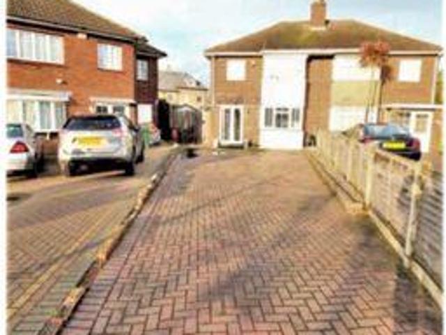 3 Bedrooms Semi detached house for sale in Alderney Road, Erith DA8
