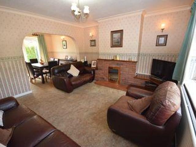 3 Bedrooms Semi detached house for sale in Aldwyn Crescent, Hazel Grove, Stockport SK7