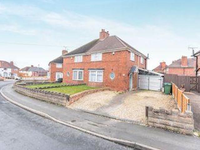 3 Bedrooms Semi detached house for sale in Alexandra Crescent, West Bromwich B71
