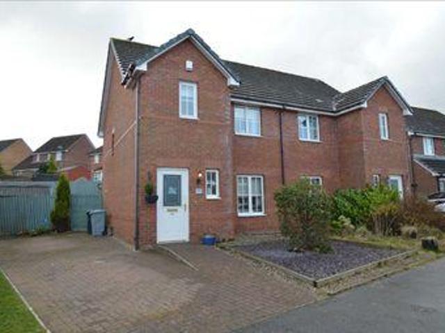 3 Bedrooms Semi detached house for sale in Alford Avenue, Blantyre, Glasgow G72