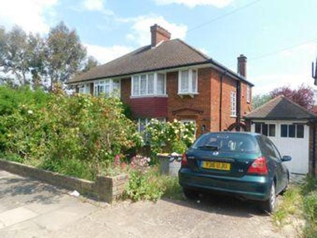3 Bedrooms Semi detached house for sale in Alington Crescent, London NW9