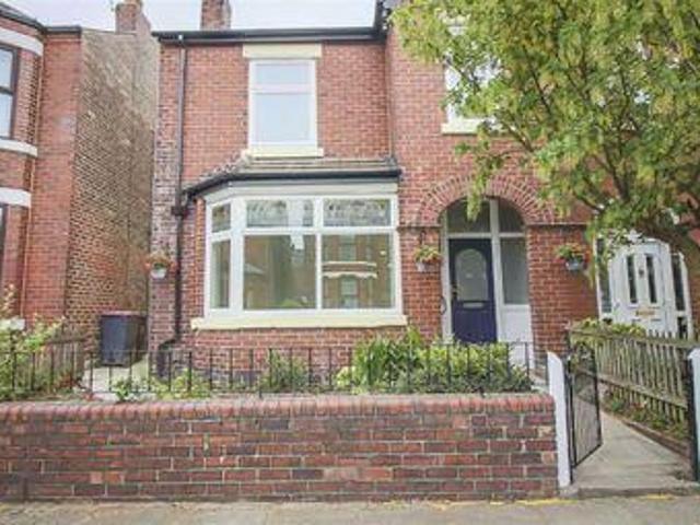 3 Bedrooms Semi detached house for sale in Alresford Road, Salford M6