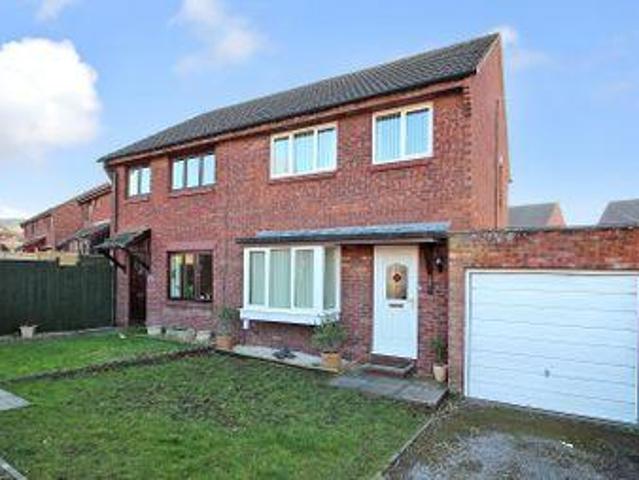 3 Bedrooms Semi detached house for sale in Arundell Close, Westbury BA13