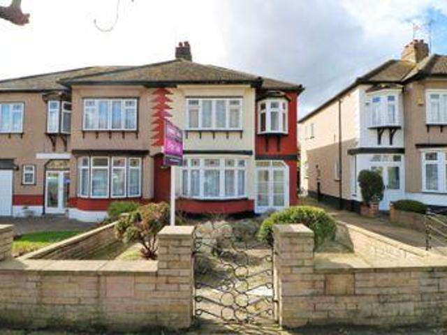 3 Bedrooms Semi detached house for sale in Aragon Drive, Hainault IG6