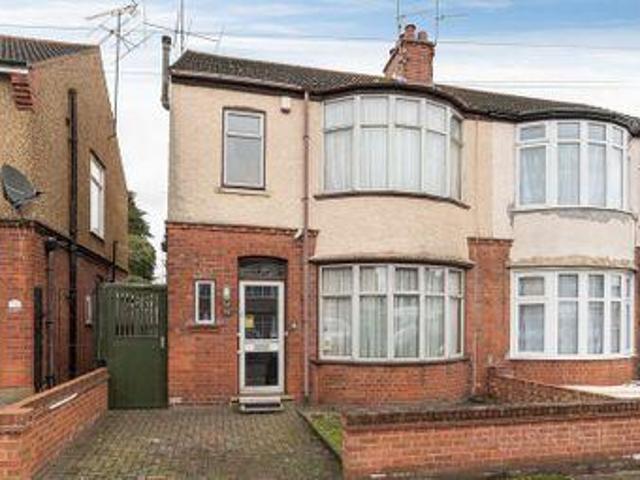 3 Bedrooms Semi detached house for sale in Argyll Avenue, Luton LU3