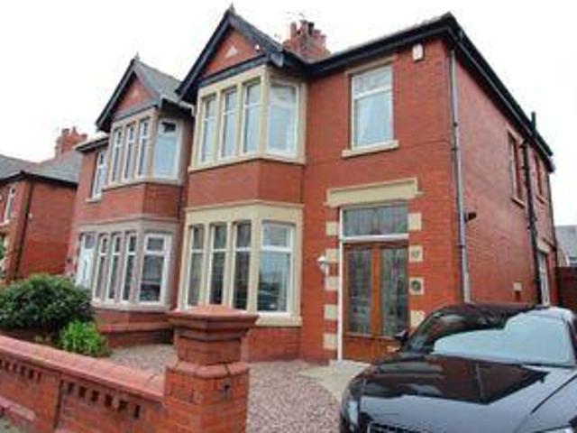 3 Bedrooms Semi detached house for sale in Argyll Road, North Shore FY2