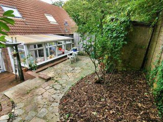 3 Bedrooms Semi detached house for sale in Arncliffe Drive, Heelands, Milton Keynes MK13