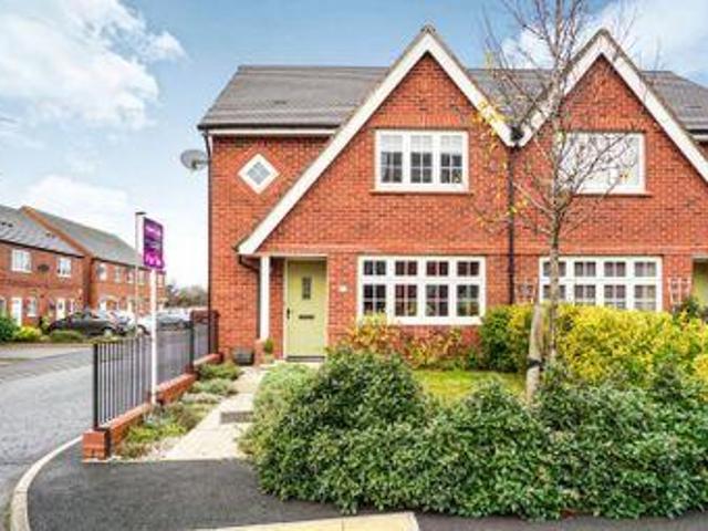 3 Bedrooms Semi detached house for sale in Arnhem Way, Chester CH3