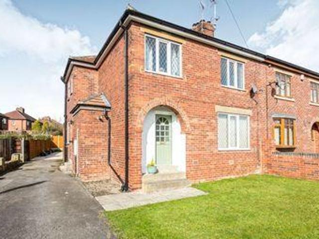 3 Bedrooms Semi detached house for sale in Ash Crescent, Wakefield WF3