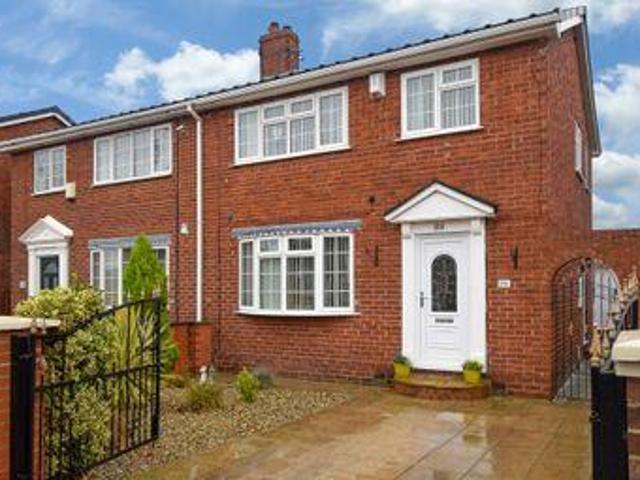 3 Bedrooms Semi detached house for sale in Ashgap Lane, Normanton WF6