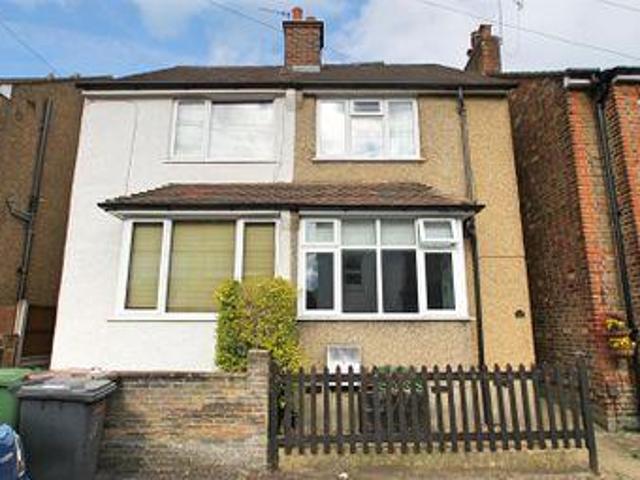 3 Bedrooms Semi detached house for sale in Ashdon Road, Bushey WD23