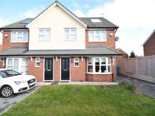 3 Bedrooms Semi detached house for sale in Ashton Close, Halewood, Liverpool L25