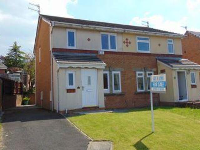3 Bedrooms Semi detached house for sale in Aspen Drive, Burnley, Lancashire BB10