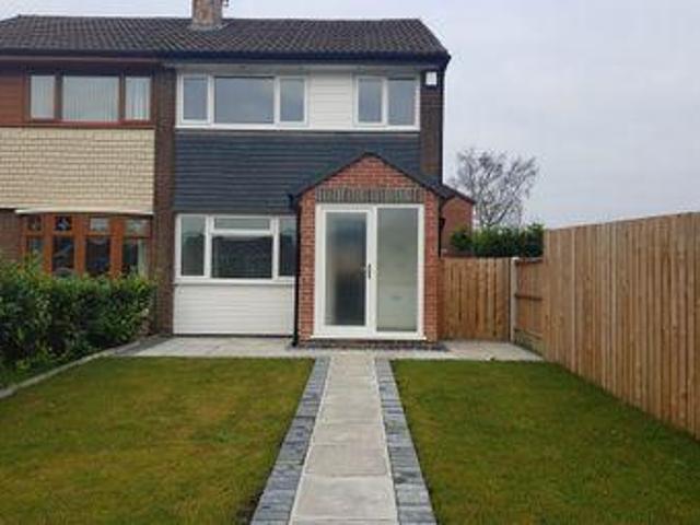3 Bedrooms Semi detached house for sale in Avon Road, Heywood OL10
