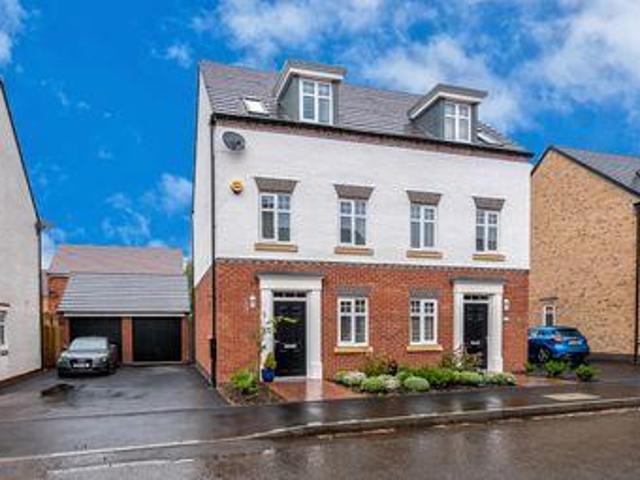 3 Bedrooms Semi detached house for sale in Avondale Circle, St Marys Gate, Stafford ST18